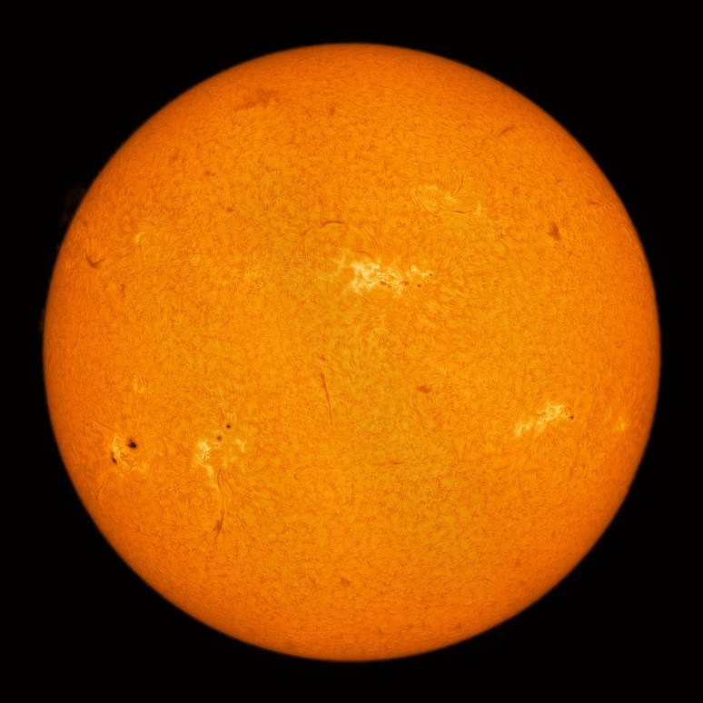 Sun on May 1st 2013 – 9 MegaPixel Mosaic – Bart Delsaert – Astrophotography